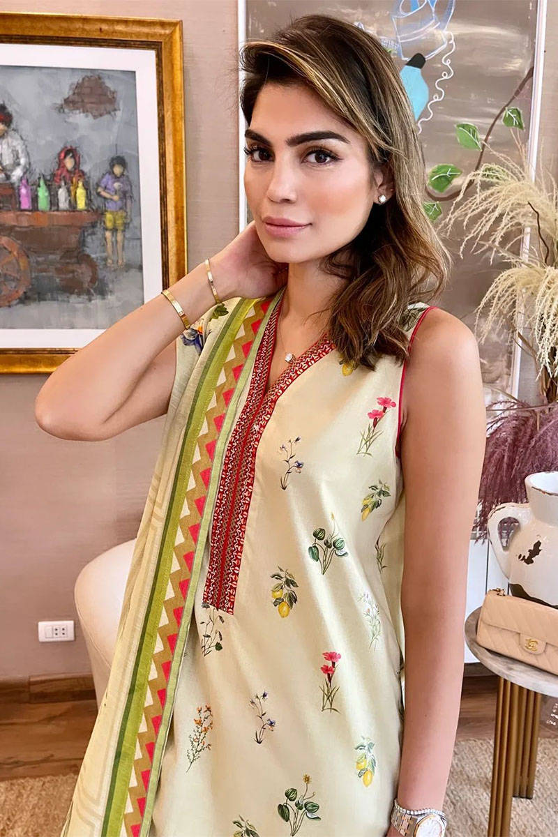 Botanical Basic | Farida Hasan